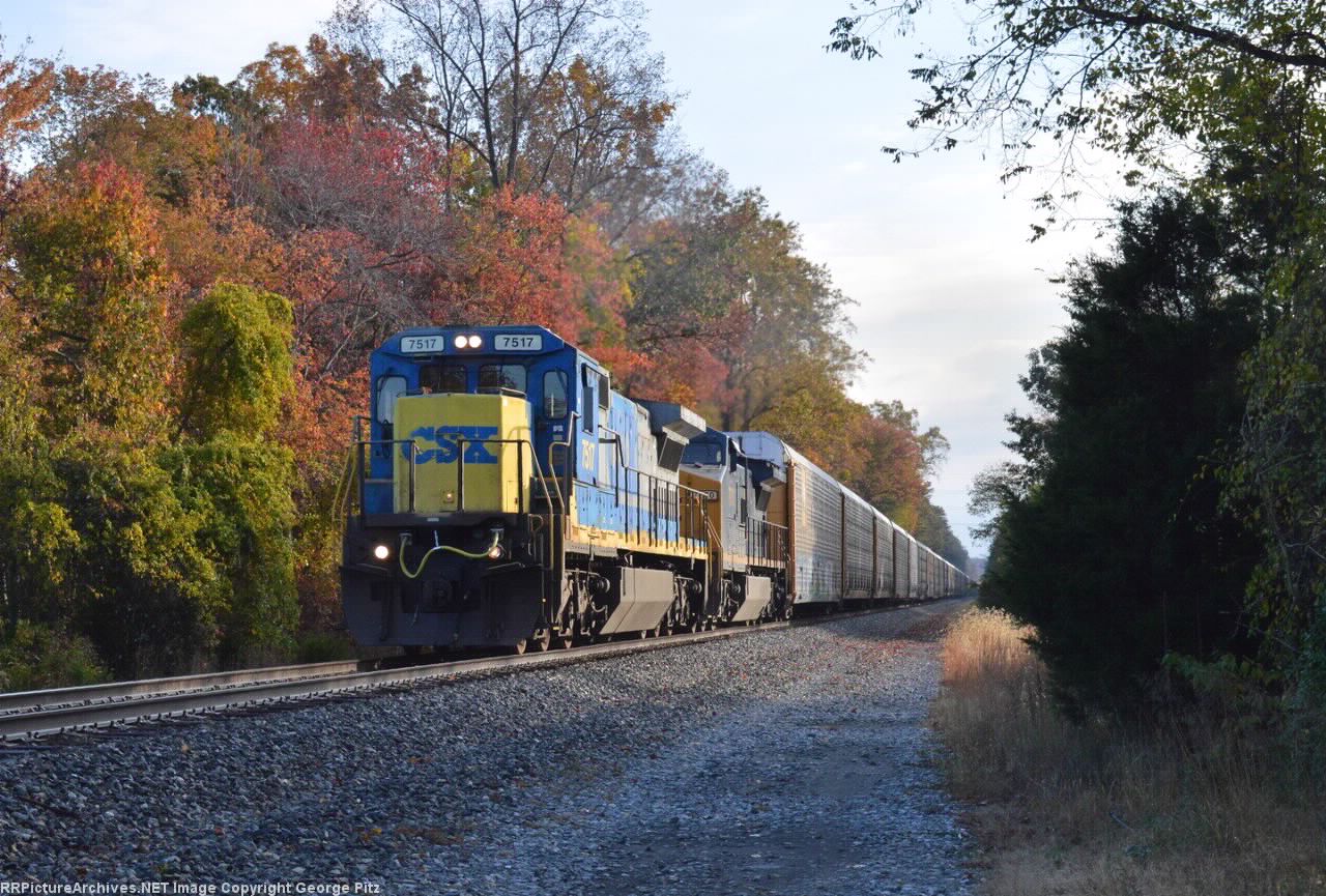CSX 7517 and train Q217